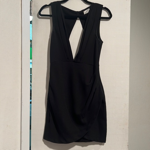 LF | Dresses | Lf Dress With Deep V And Open Back Size Aus Fits Like A ...